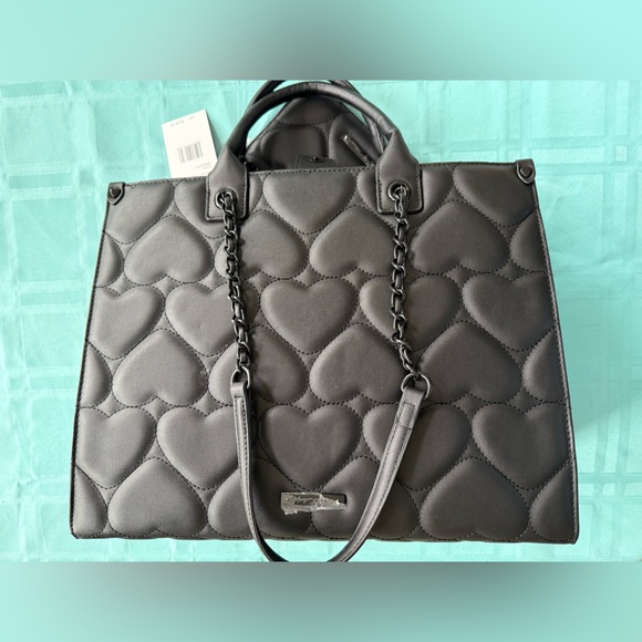Betsey Johnson | Bags | Betsey Johnson Heart Tote Wdetachable Wristlet ...